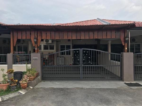 No 96 Nazirin Homestay Lumut - Lumut
