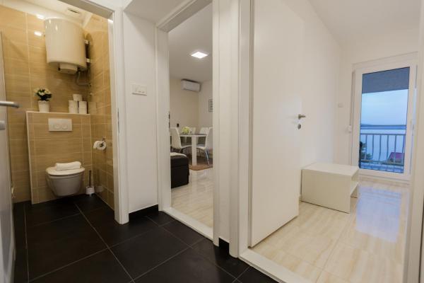 Apartmani Studio Sleeps 2 -Parking -Private Garden - Crikvenica
