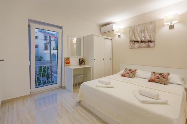 Apartmani Studio Sleeps 2 -Parking -Private Garden - Crikvenica