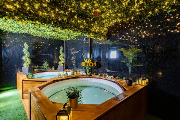 The Tudor Gathering - Events Groups - Up To 30 - Hot Tub - Chester
