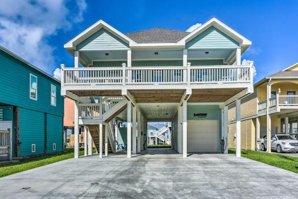 Walk To Shore Family Retreat In Crystal Beach! - Bolivar Peninsula, TX
