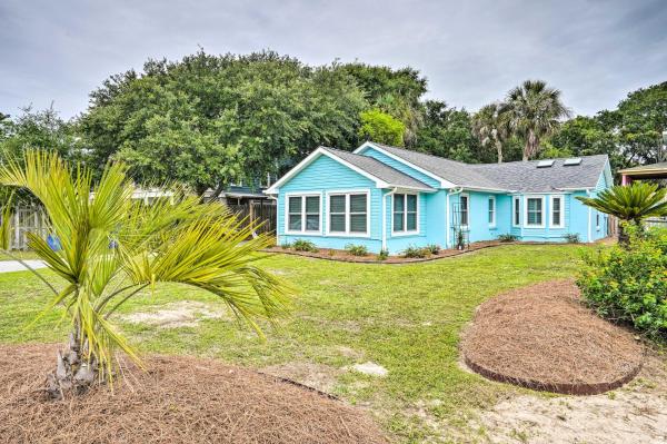 Beachy Isle Of Palms Home: 1 Block To Coast! - Isle of Palms, SC