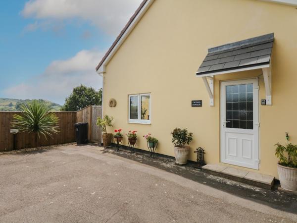 Cuckoo Cottage - Burton Bradstock