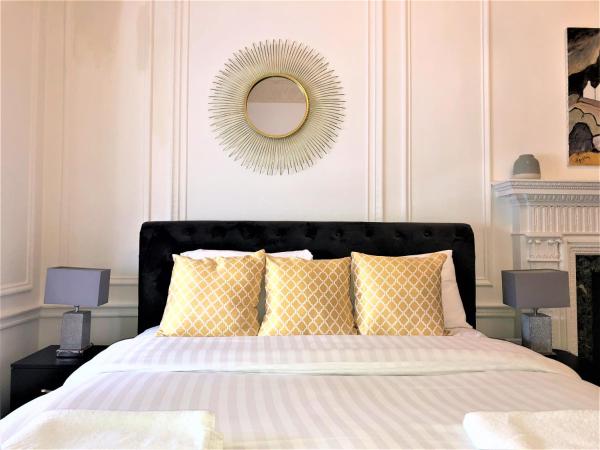 The Courtfield Plaza - Royal Albert Hall - London