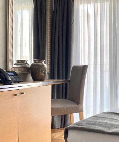 Athens Warehouse Boutique Hotel & Suites - Atina