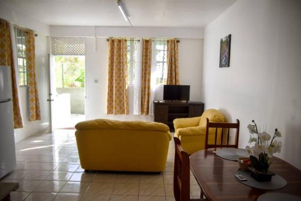 Large 2 Bedroom 2 Bathroom Apartment #4 In Roseau. Bus Stops Right In Front! - Dominica