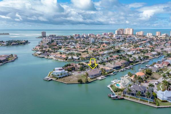 Luxury Rental Walkable To Beach With Wide Water Views - Marco Island, FL