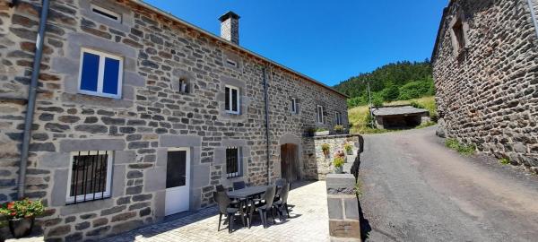 Chez Nave Au Pied Du Meygal - Les Estables