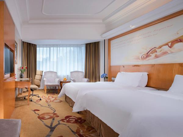 Vienna International Hotel Zhuhai Golden Phoenix - Macau Island