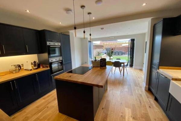 Westreach Filey - A 4 Bedroom, All En-suite Sleep 8 Townhouse - Filey