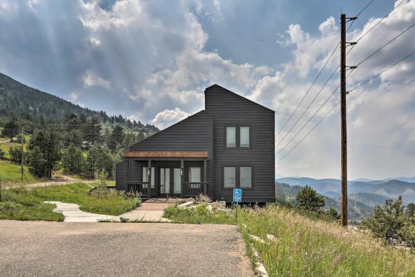 Modern Evergreen Duplex Off I-70 With Mountain Views - Evergreen, CO