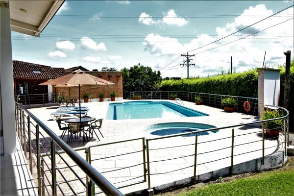 Amazilia Hotel Campestre Ubicado En Cerritos Cerca A Ukumari - La Virginia