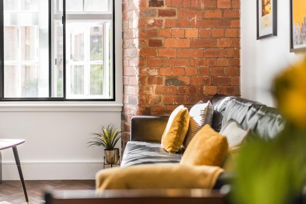 Chic One Bed Apartment- City Living In Converted Cocoa Warehouse York Parking - York