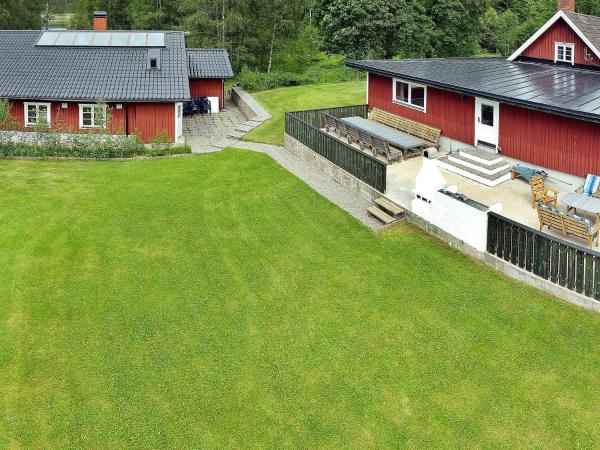 17 Person Holiday Home In Mellerud-by Traum - Sweden