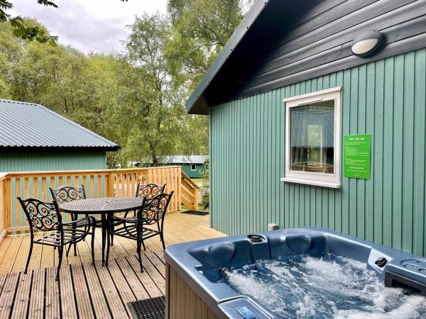 Bracken Lodge 8 With Hot Tub - Loch Ness