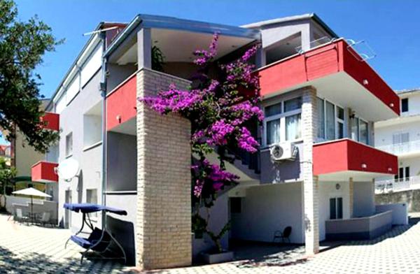 Apartments Ines Makarska - Promajna