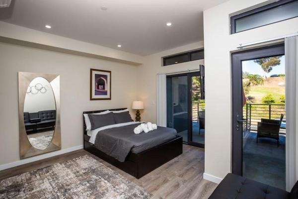 Awesome Balboa Park View With Huge Balcony In Sd - San Diego, CA