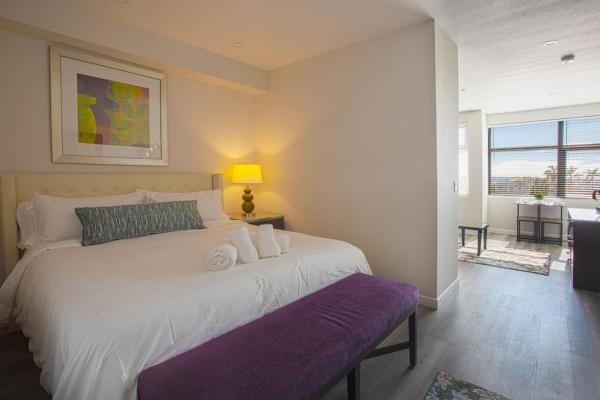 Luxurious Design One Bedroom Apt Near Balboa Park - Coronado Island, CA