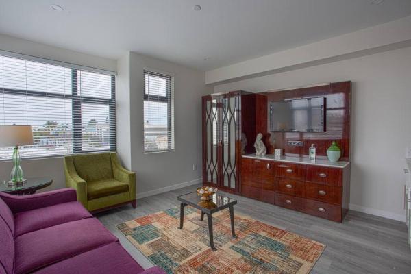 Cali King Size One Bedroom Luxurious Suite In Dtsd - Point Loma - San Diego