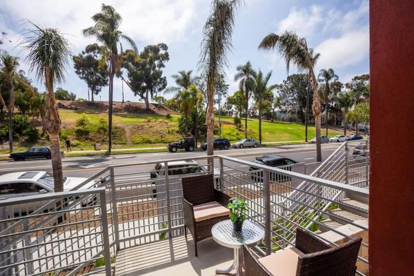 Spacious 1 Bedroom Apartment In Heart Of San Diego - San Diego Airport (SAN)