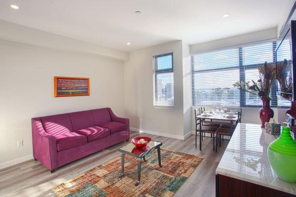 The Most Beautiful Bay View From 1 Bedroom Apt -