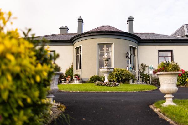 Ballinalacken Castle Country House Hotel - Lahinch