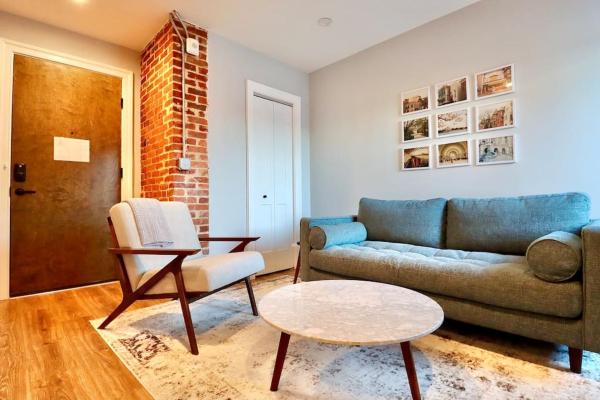 The Queen Suite At Prince Street Inn - Alexandria, VA