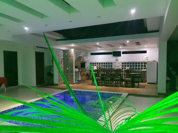 Mansão Frente A Praia - Locação De SuÃtes Privativas - Ubatuba