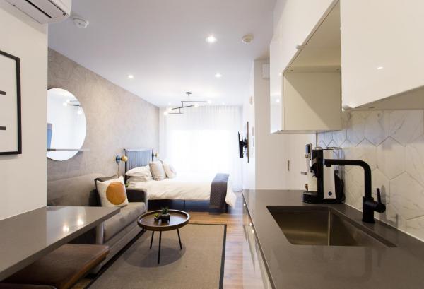 Blue Oasis Studio With Full Kitchen And Bath By Den Stays - Brossard