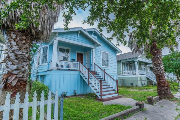 Uptown Cottage Newly Updated Home Near The Strand Galveston Harbor And Utmb - Texas