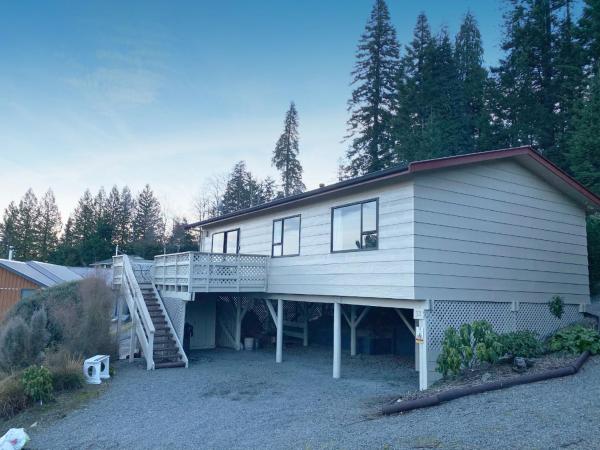 32 Alpine Ave - West Coast