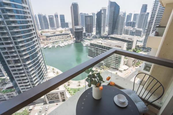 Higuests - Artistic Waterfront Apt, Perfect For Beach Lovers - Dubai Marina