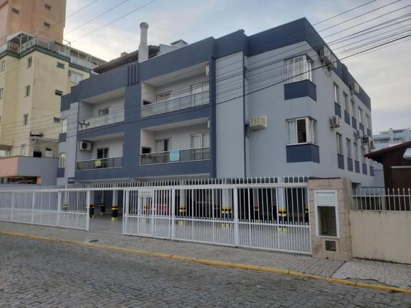 Apto 2 Quartos No Centro De Bombinhas, 130 Metros Praia - Bombinhas