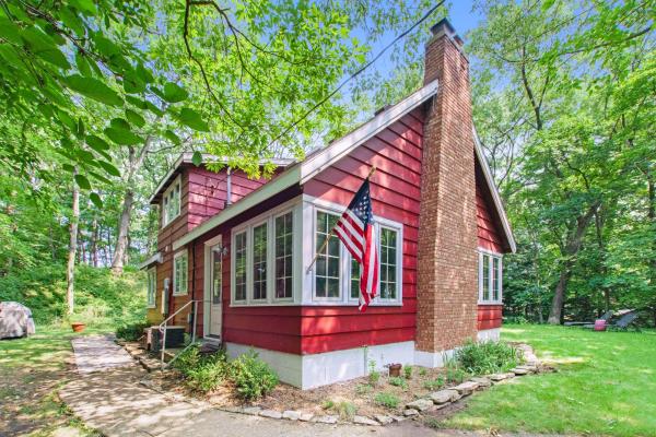Hillside Cottage - Michiana Shores, IN
