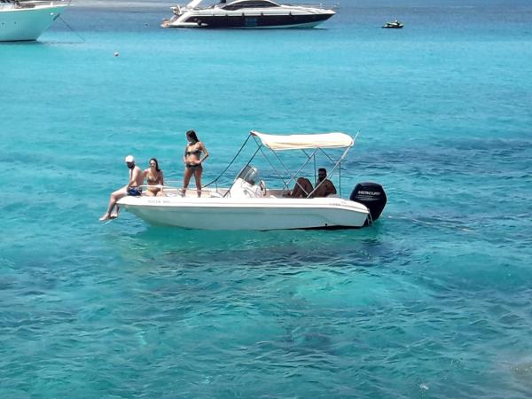 Seafront Beach Party Villa - Zypern
