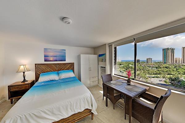 Hawaiian Monarch 1604 Condo - Honolulu