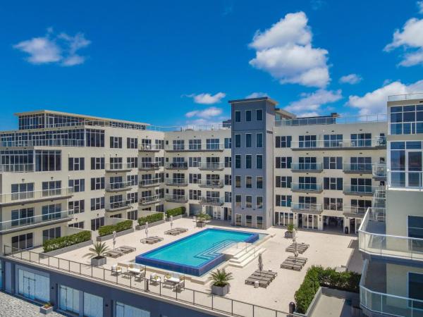Stylish Luxury Condo, Central Location, Ocean View, Pool - Aruba
