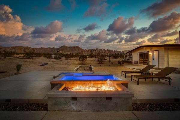 @ Marbella Lane - The Moon Designer Home Right Behind The Jtnp - Twentynine Palms, CA