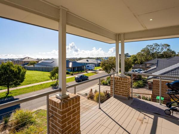 21 Peninsula View In Cowes - Phillip Island