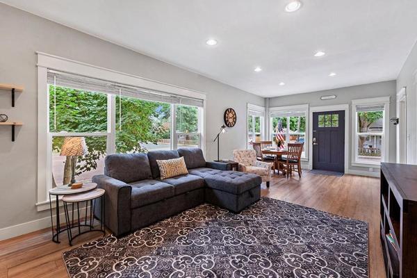 Cozy Chic Home In Downtown Loveland! - Blue Mountain Vineyards, Berthoud