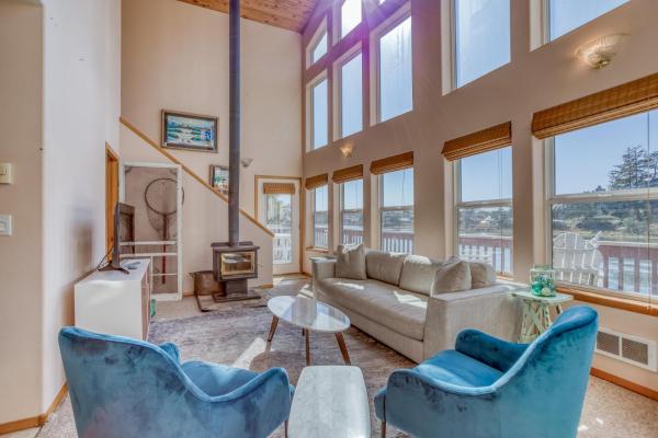 Pirates Perch - Meredith Lodging - Pacific City, OR