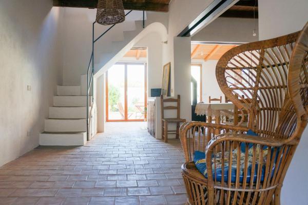 Beni Benius - Typical Restored House In Nurachi - Solanas