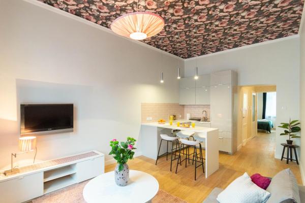 Glamorous And Brand New 2 Bedroom - Krakova