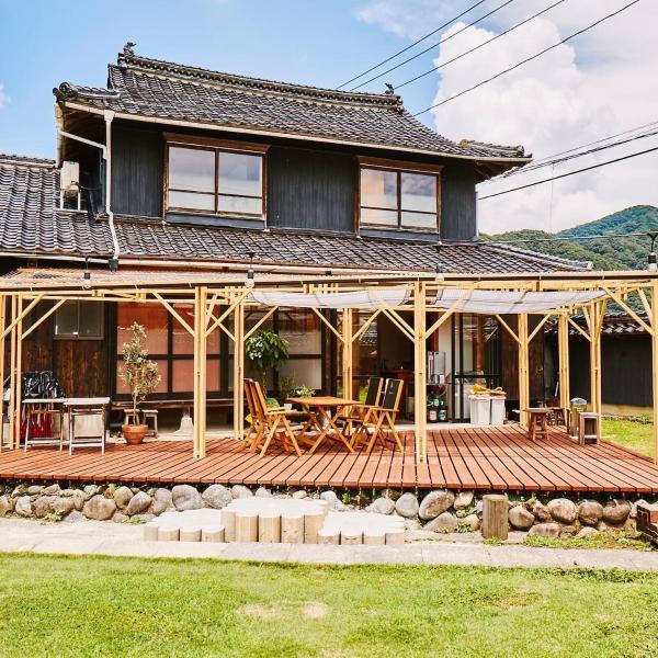 家族、仲間と過ごす時間を。広い中庭でBbqもできる【1日1組限定】一棟貸し古民家宿fam - Tottori
