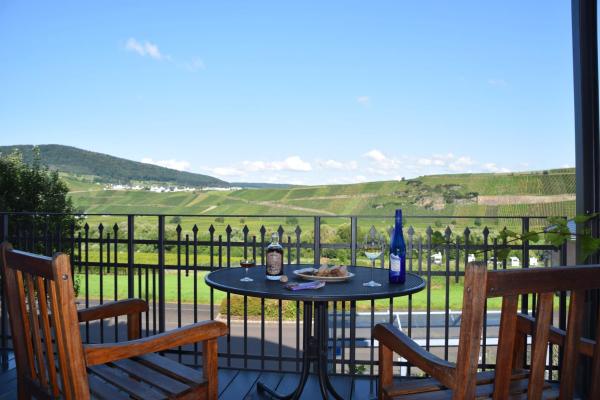 The Old Gemeinde House By The Mosel River - Piesport