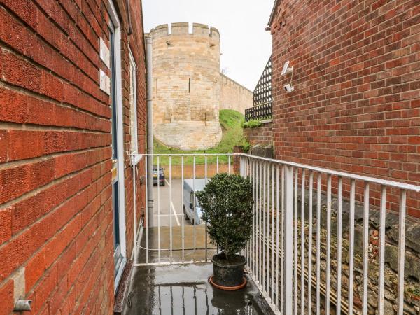 Grayz Studio - Lincoln Castle
