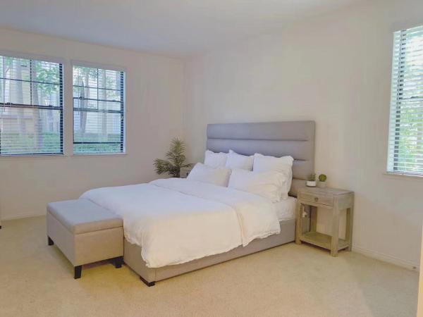 Irvine 2bedroom 2 Bathroom Apartment With Kitchen Pool Gym - Irvine, CA
