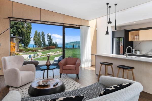 Toka Ridge Lake View, Lux Villa 3bd2bth W/ Hottub - Rotorua