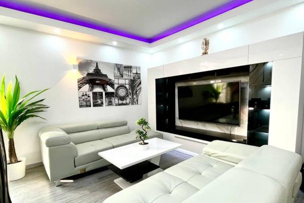 Magnifique Villa De 110m2 - Grand Parking- Pas Loin De Paris - Île-de-France