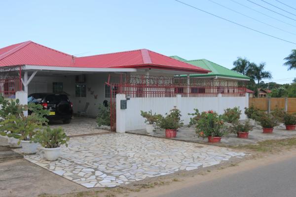 Dubbel Woonhuis Selderiestraat Paramaribo - Paramaribo